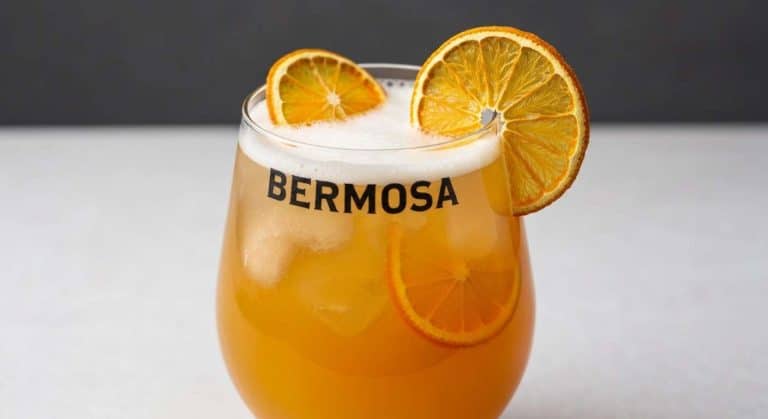 Recette de Beermosa : alliez bière et jus d'orange pour un cocktail ...